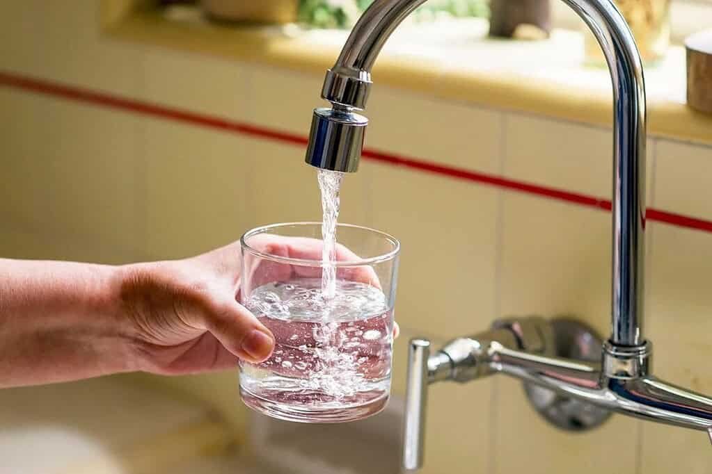 How to Filter Chlorine out of Tap Water? - Pure N Safe